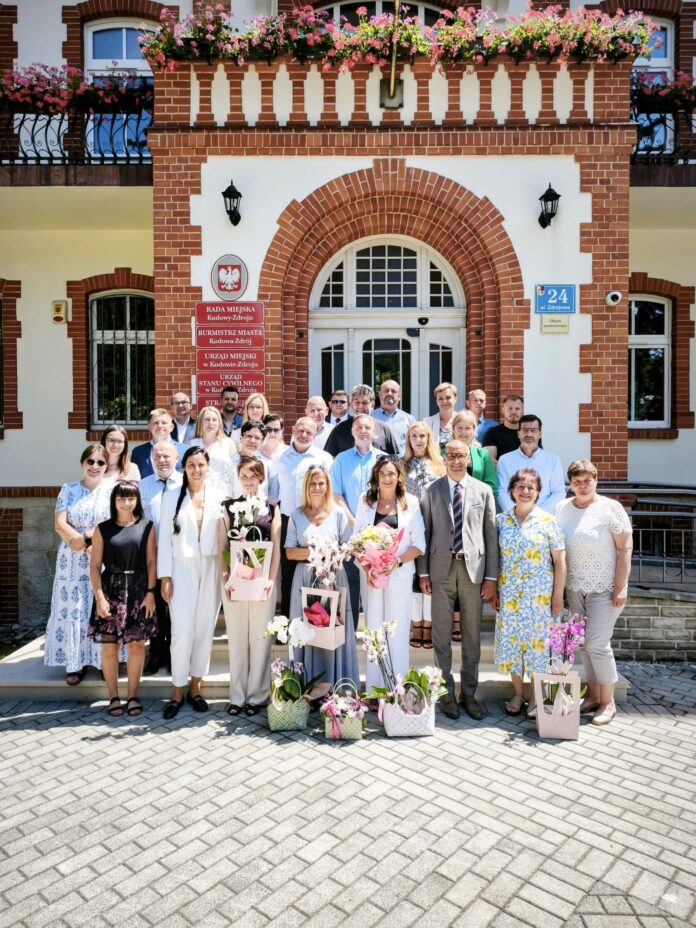 Kudowa-Zdrój: Burmistrz z wotum zaufania. Po 32 latach pracy na ...